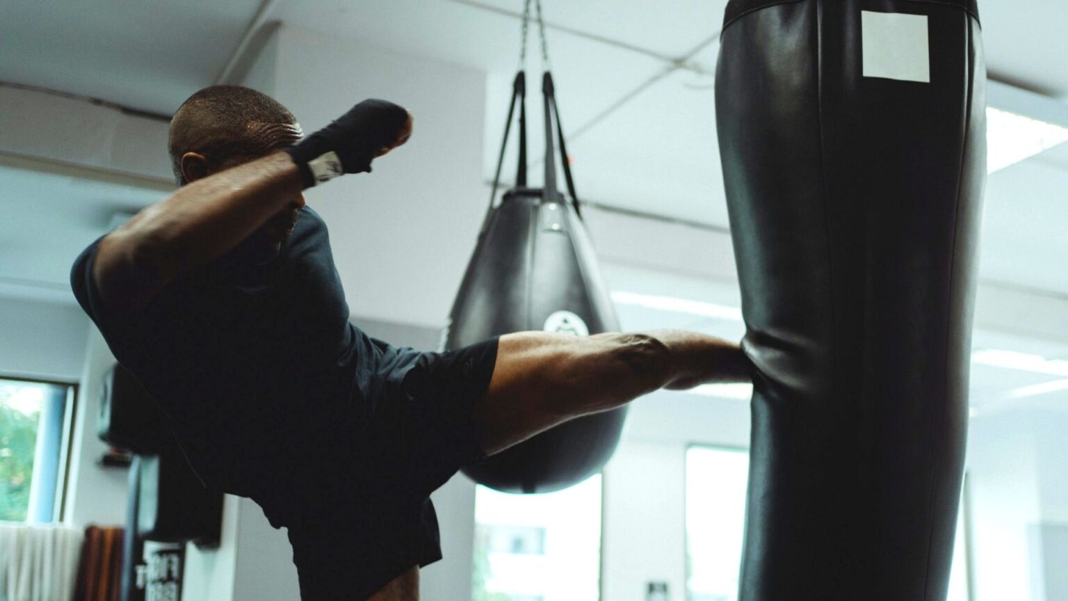 PUNCHING BAG WORKOUT BENEFITS: 18 REASONS TO DO HEAVY-BAG TRAINING ...